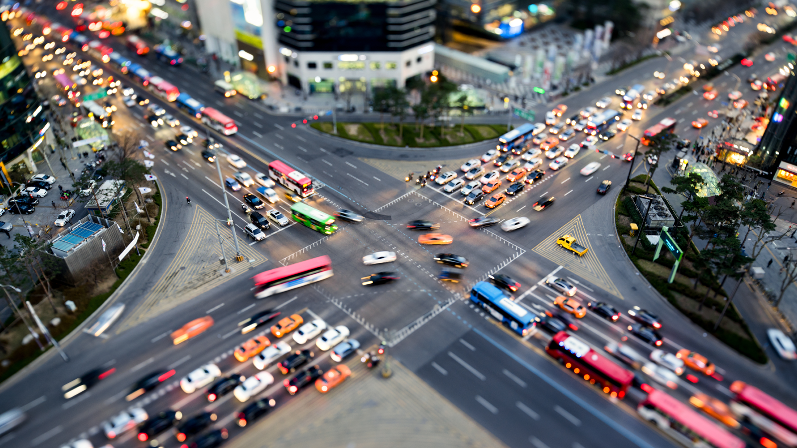 El transporte más usado en las ciudades de España | OCU