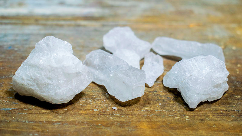 Piedra de alumbre: usos y beneficios | OCU