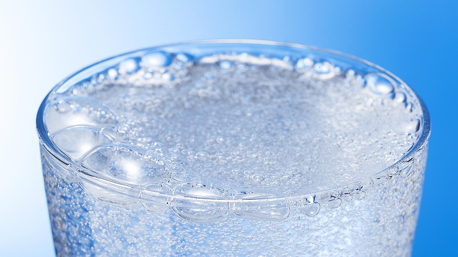 Aguas con gas: más saludables | OCU